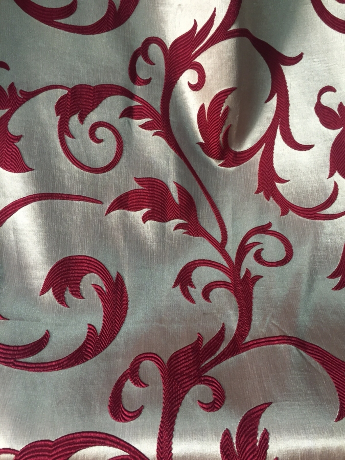 Draperie Blackout Tafta Cu Frunze Brodate, Rosii, Otto House