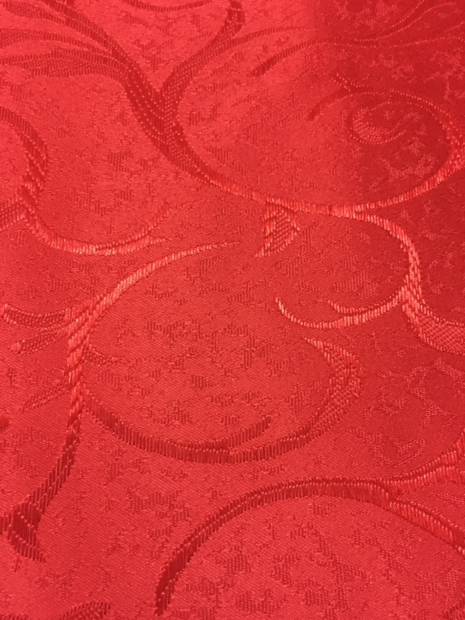 Draperie Cu Model Crengute Rosii, Otto House