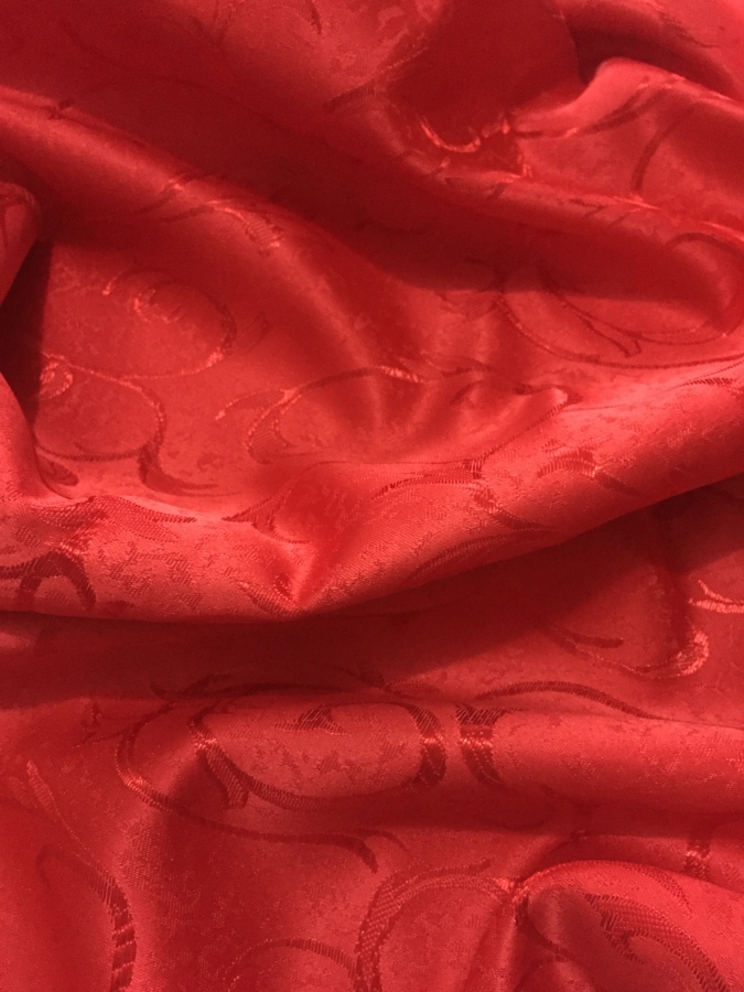 Draperie Cu Model Crengute Rosii, Otto House