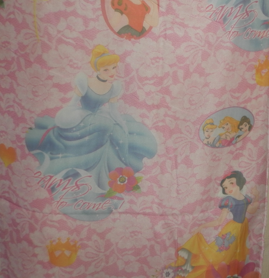 Perdea Alba Ca Zapada, Printese, Fond Roz, Otto House