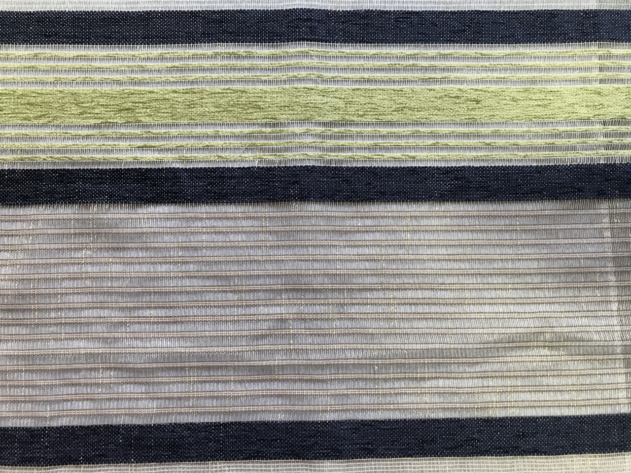 Perdea In Tip Plasa Cu Dungi Late Si Inguste, Otto House