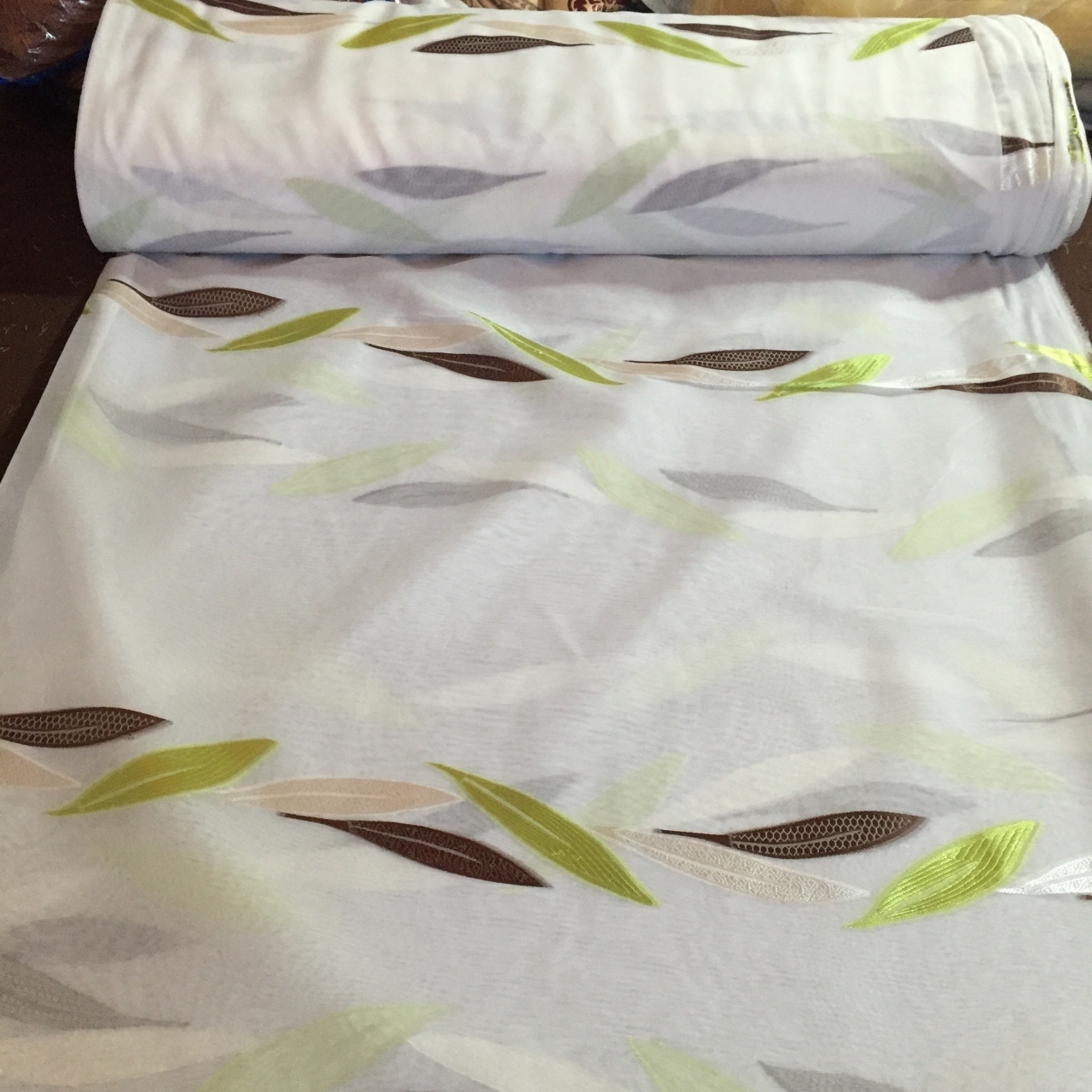 Perdea Organza, Fond Alb Perforat, Model Frunza , Verde,maro,crem ...